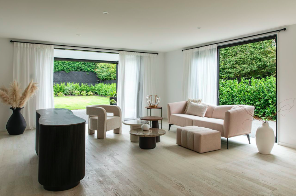 SOHO CABINET - David Shaw